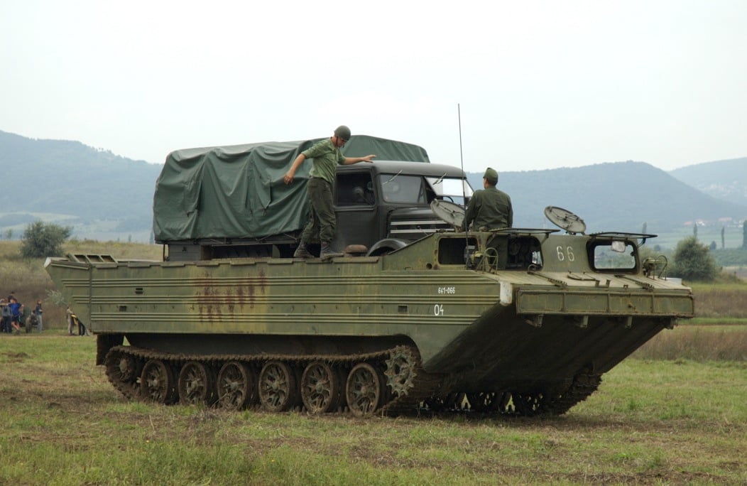 Amfibia wojskowa — co to jest i jak działa? - Go-racing